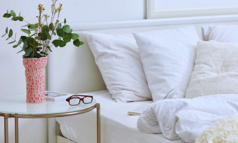 How Much Space Between Bed And Nightstand - House Pulp